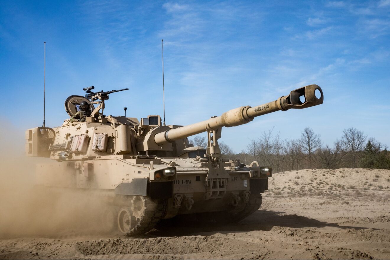 U.S. Army Orders 40 M109A7 Paladin Howitzers in $473M BAE Systems ...